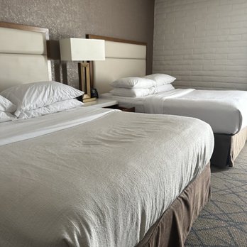 EMBASSY SUITES BY HILTON COLORADO SPRINGS - Updated July 2024 - 288 ...