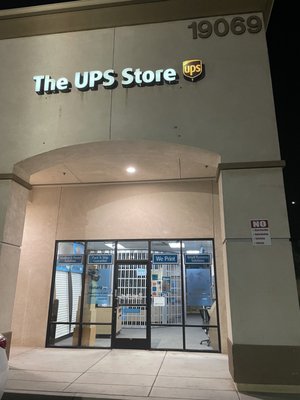 THE UPS STORE - Updated October 2025 - 30 Photos & 69 Reviews - 19069 ...