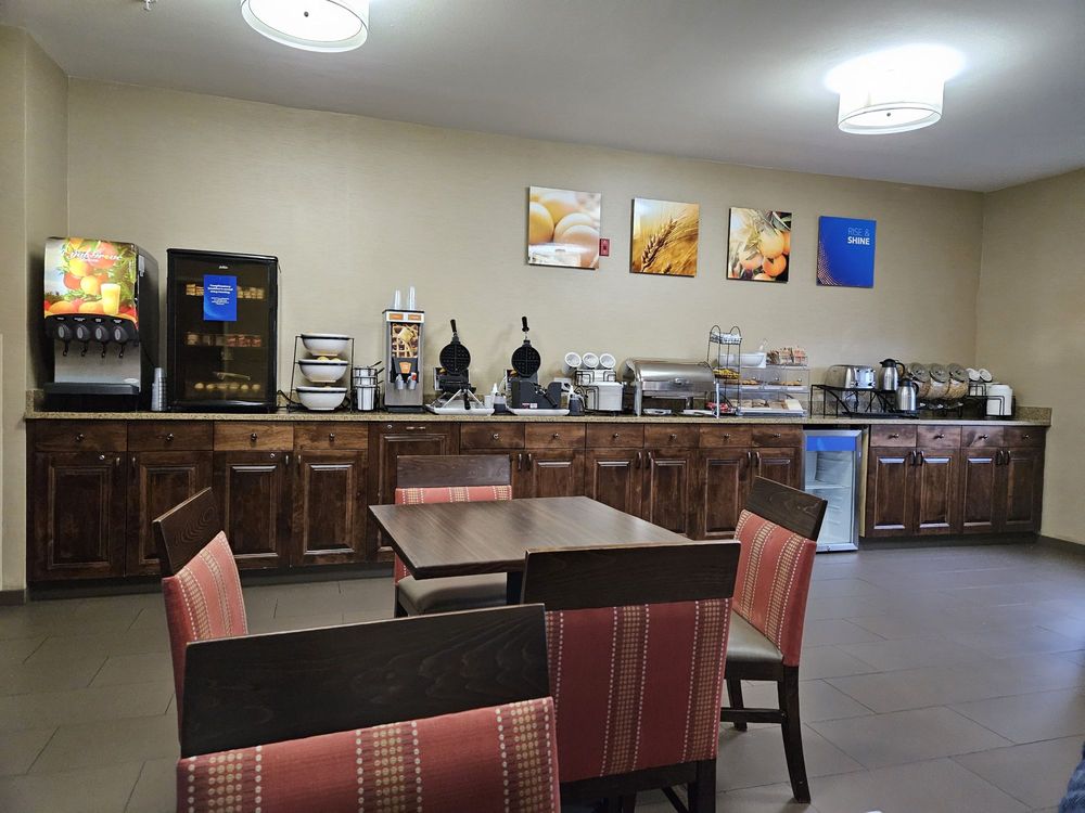 COMFORT INN AUBURN - SEATTLE - Updated December 2025 - 40 Photos & 28 ...