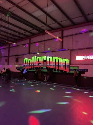 ROLLERAMA-WEST - Updated September 2025 - 54 Photos & 47 Reviews - 7850 ...