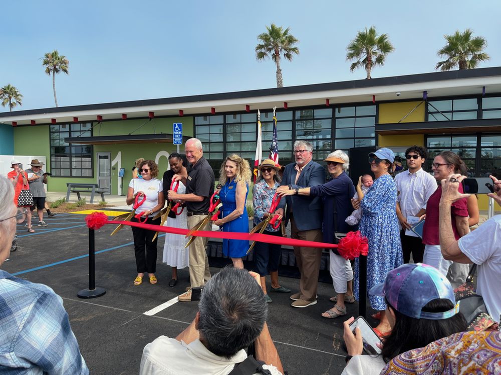 PACIFIC VIEW ART CENTER - Updated October 2025 - 380 West F St ...