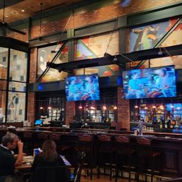 TRIPLE 7 RESTAURANT AND MICROBREWERY - Updated July 2025 - 1247 Photos ...