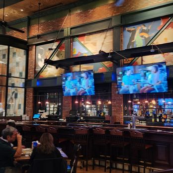 TRIPLE 7 RESTAURANT AND MICROBREWERY - Updated May 2025 - 1234 Photos ...