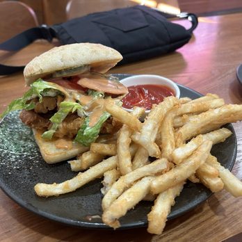 FAT MOON RESTAURANT & BAR - Updated April 2025 - 56 Photos & 18 Reviews ...
