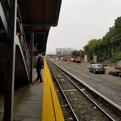 LIRR HUNTERSPOINT AVENUE STATION - Updated November 2025 - 21-39-21-77 ...