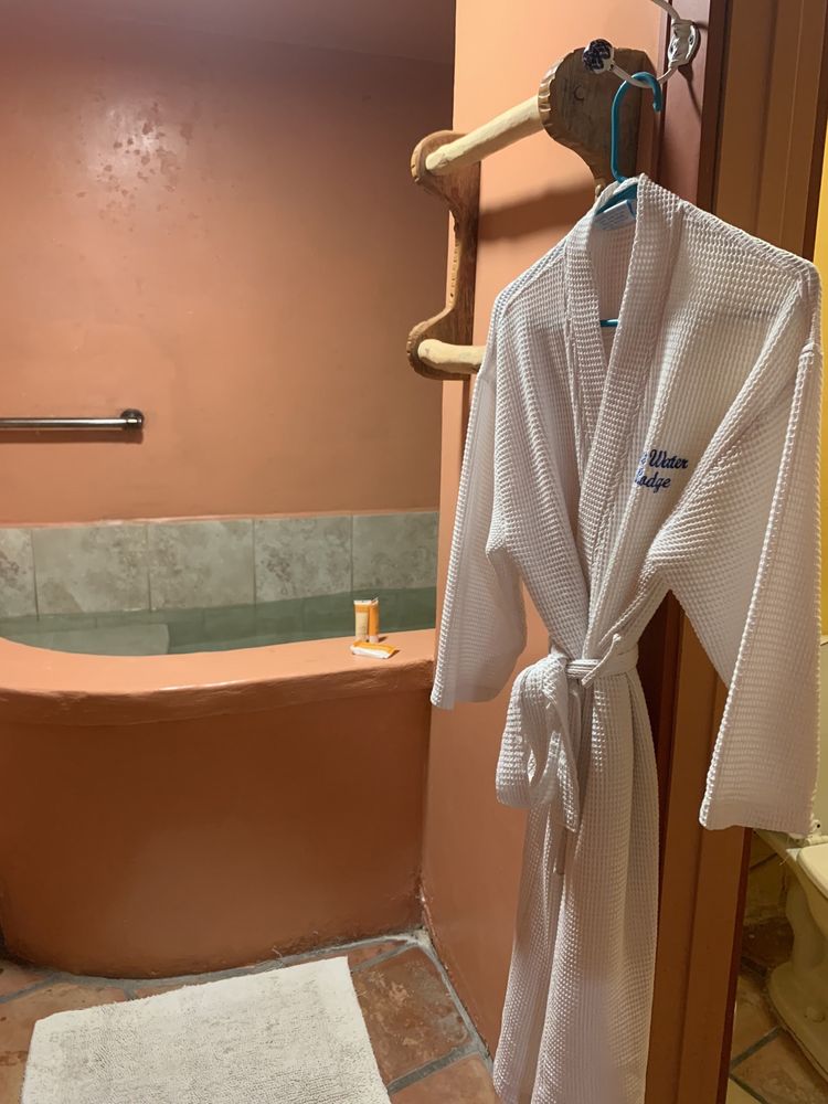 FIRE WATER LODGE - Updated December 2025 - 67 Photos & 71 Reviews - 311 ...