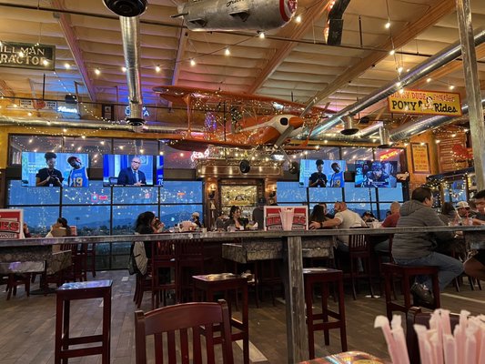 HEROES RESTAURANT & BREWHOUSE - EASTVALE - Updated September 2024 - 492 ...