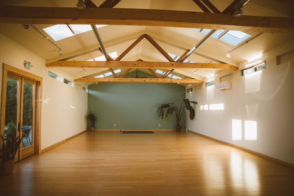 BOW SANCTUARY - Updated January 2026 - 15 Photos - 3533 Chuckanut Dr ...