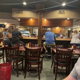 FRIENDLY TAVERN - Updated July 2025 - 396 Photos & 475 Reviews - 290 S ...