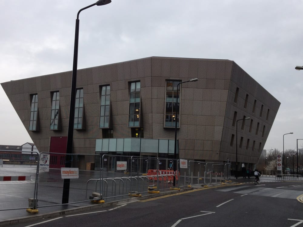 CANADA WATER LIBRARY - Updated May 2024 - 11 Reviews - 21 Surrey Quays ...