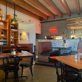 THE PARLOR - Updated August 2024 - 1890 Photos & 1987 Reviews - 1916 E ...