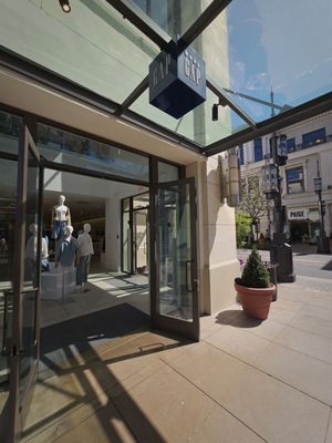 GAP - Updated June 2026 - 37 Photos & 66 Reviews - 189 The Grove Dr ...