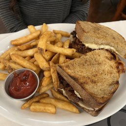 THE MILLERIDGE INN - Updated December 2025 - 835 Photos & 896 Reviews ...