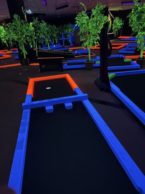 GLOW PUTT MINI GOLF - Updated December 2025 - 169 Photos & 119 Reviews ...