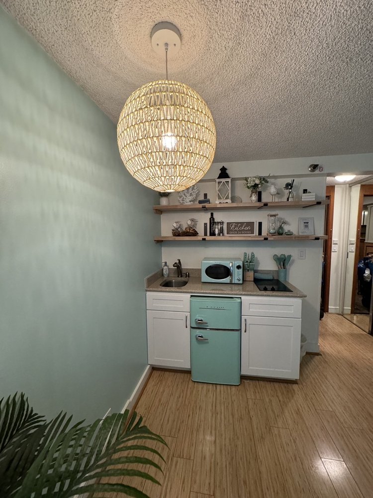 KRISPY CLEAN - Updated January 2026 - 987 Queen St, Urban Honolulu ...