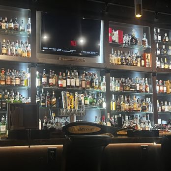 CITY CIGAR LOUNGE - Updated April 2025 - 193 Photos & 35 Reviews - 41 ...