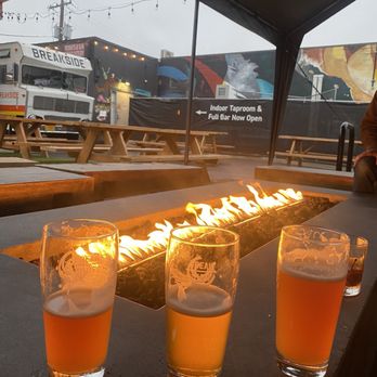 BREAKSIDE BREWERY - BEAVERTON - Updated June 2025 - 66 Photos & 34 ...