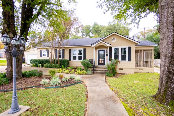 JULIE WOODS & ASSOCIATES REAL ESTATE FIRM - Updated August 2025 - 1116 ...