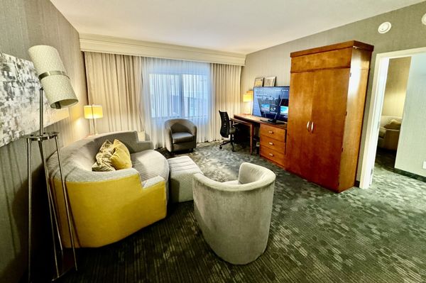 COURTYARD BY MARRIOTT HAMILTON - Updated June 2026 - 38 Photos & 14 ...