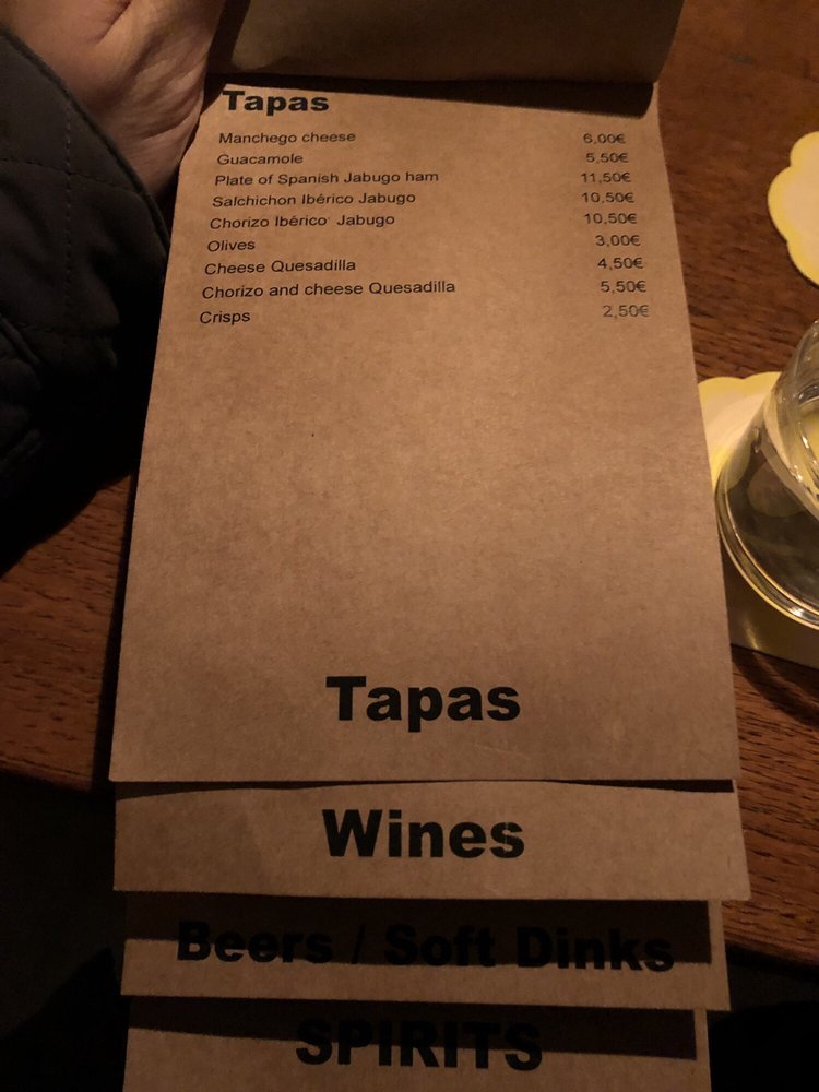 PORTENO BAR - Updated August 2024 - Carrer dels Carders, Gers ...