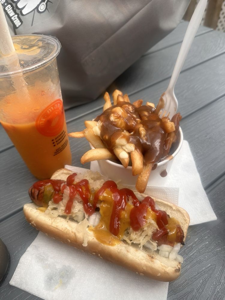SASHA’S POUTINE STAND - Updated December 2025 - 35 York Street, Ottawa ...