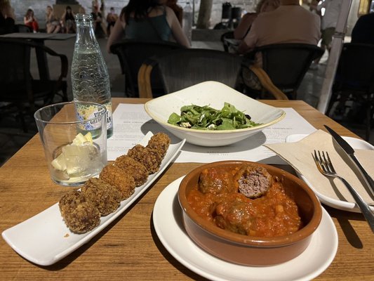 BAR DEL PI - Updated August 2024 - 47 Photos & 23 Reviews - Plaça de ...