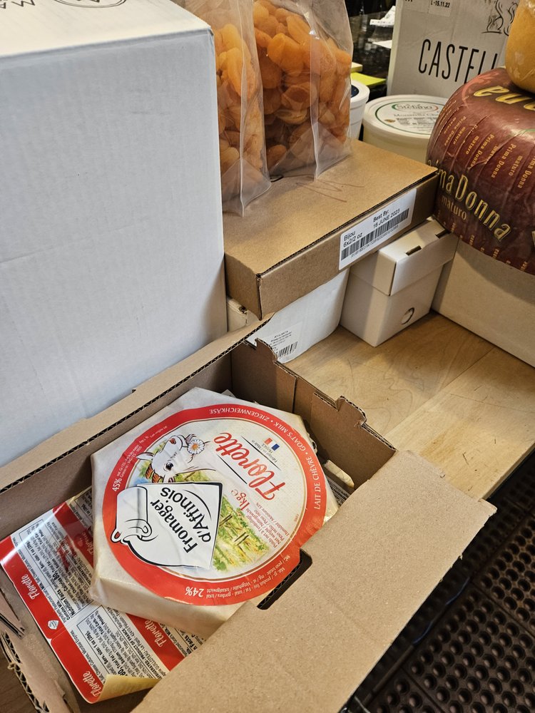 FARMSTEAD CHEESES AND WINES - Updated December 2024 - 80 Photos & 153 ...