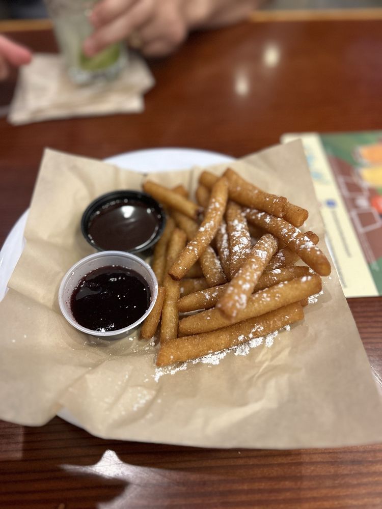 HOOTERS - Updated December 2025 - 180 Photos & 204 Reviews - 7222 ...