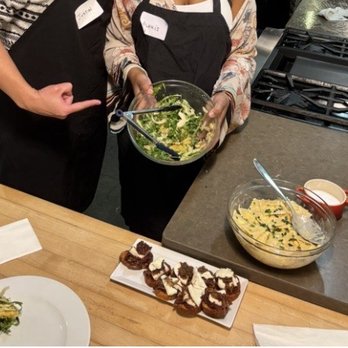 SUR LA TABLE - Updated December 2025 - 193 Photos & 166 Reviews - 306 ...