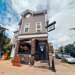 ROWLEY INN - Updated June 2025 - 769 Photos & 522 Reviews - 1104 Rowley ...