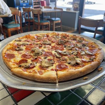 MOUNT DORA PIZZA & SUBS - Updated May 2025 - 64 Photos & 131 Reviews ...