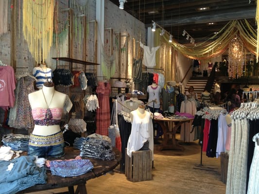 FREE PEOPLE - Updated December 2025 - 25 Reviews - 1625 Walnut St ...