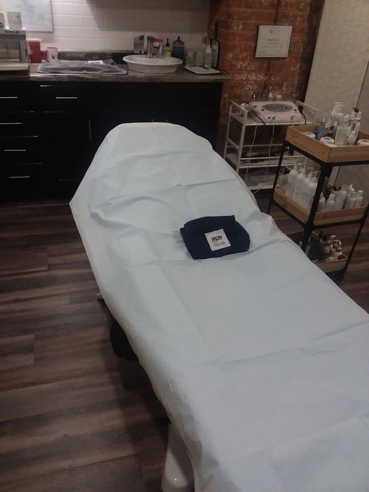 SLICK CUSTOM ESTHETICS - Updated July 2025 - 1387 2nd Ave, Cumberland ...