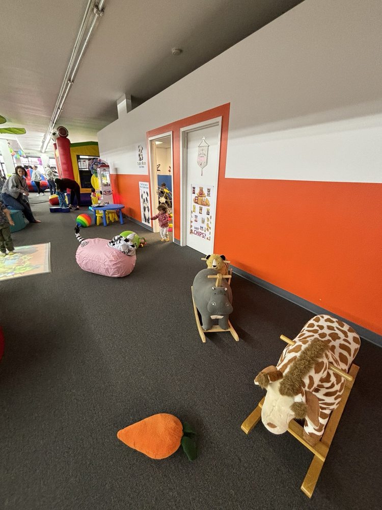 UPPIE YUPPY - Updated December 2025 - 21 Photos & 13 Reviews - 4835 W ...