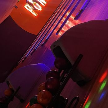 PINZ BOWLING KITCHEN + BAR - Updated October 2025 - 323 Photos & 860 ...