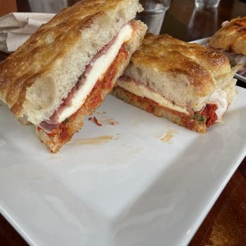 PITANGO BAKERY CAFE - Updated August 2024 - 602 Photos & 355 Reviews ...