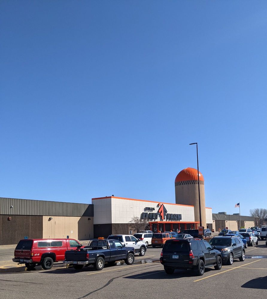 FLEET FARM - Updated December 2025 - 32 Photos & 46 Reviews - 8400 ...