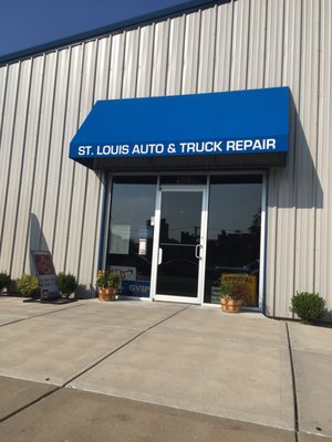 ST LOUIS AUTO & TRUCK REPAIR - Updated October 2025 - 31 Photos & 45 ...