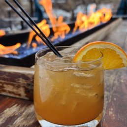 ROOFTOP TAVERN - Updated October 2024 - 152 Photos & 151 Reviews - 215 ...