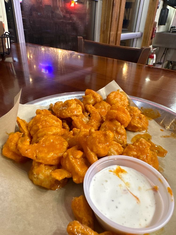 HOOTERS - Updated July 2024 - 50 Photos & 119 Reviews - 3656 E Sam ...