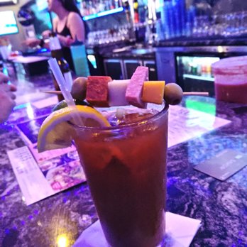 DEUCES SPORTS BAR & GRILL - Updated December 2025 - 31 Photos & 56 ...