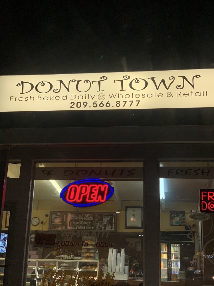 DONUT TOWN - 22 Photos & 15 Reviews - 2915 E Whitmore Ave, Ceres ...
