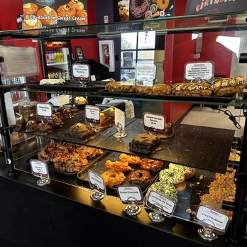 LEGENDARY DOUGHNUTS - Updated August 2025 - 286 Photos & 177 Reviews ...