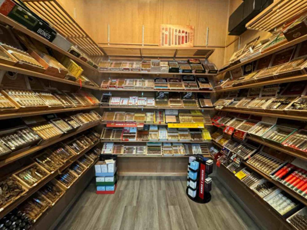 SMOKER’S DESTINY - READING - Updated July 2025 - 29 Photos - 3330 N 5th ...