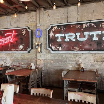 TRUTH BBQ - Updated August 2024 - 1921 Photos & 1025 Reviews - 110 S ...