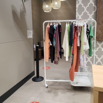 TARGET - Updated May 2025 - 124 Photos & 154 Reviews - 1621 S Alameda ...