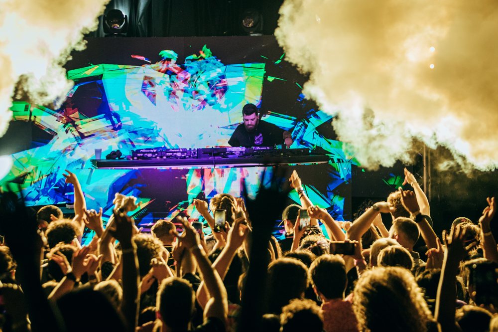 LIQUID - Updated October 2025 - 43 Photos & 33 Reviews - 624 University ...