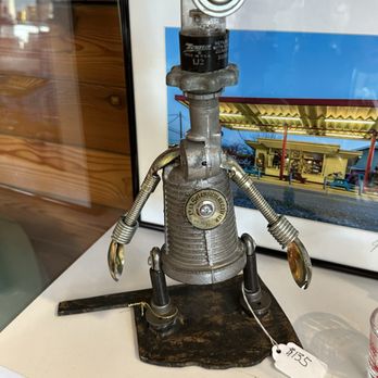 BUCK ATOM’S COSMIC CURIOS ON 66 - Updated August 2025 - 162 Photos & 23 ...