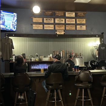 CRUSADER BREWING - Updated October 2025 - 100 Photos & 76 Reviews ...