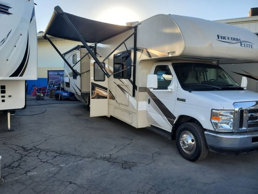 CAMPING WORLD RV SALES - Updated September 2024 - 115 Photos & 209 ...